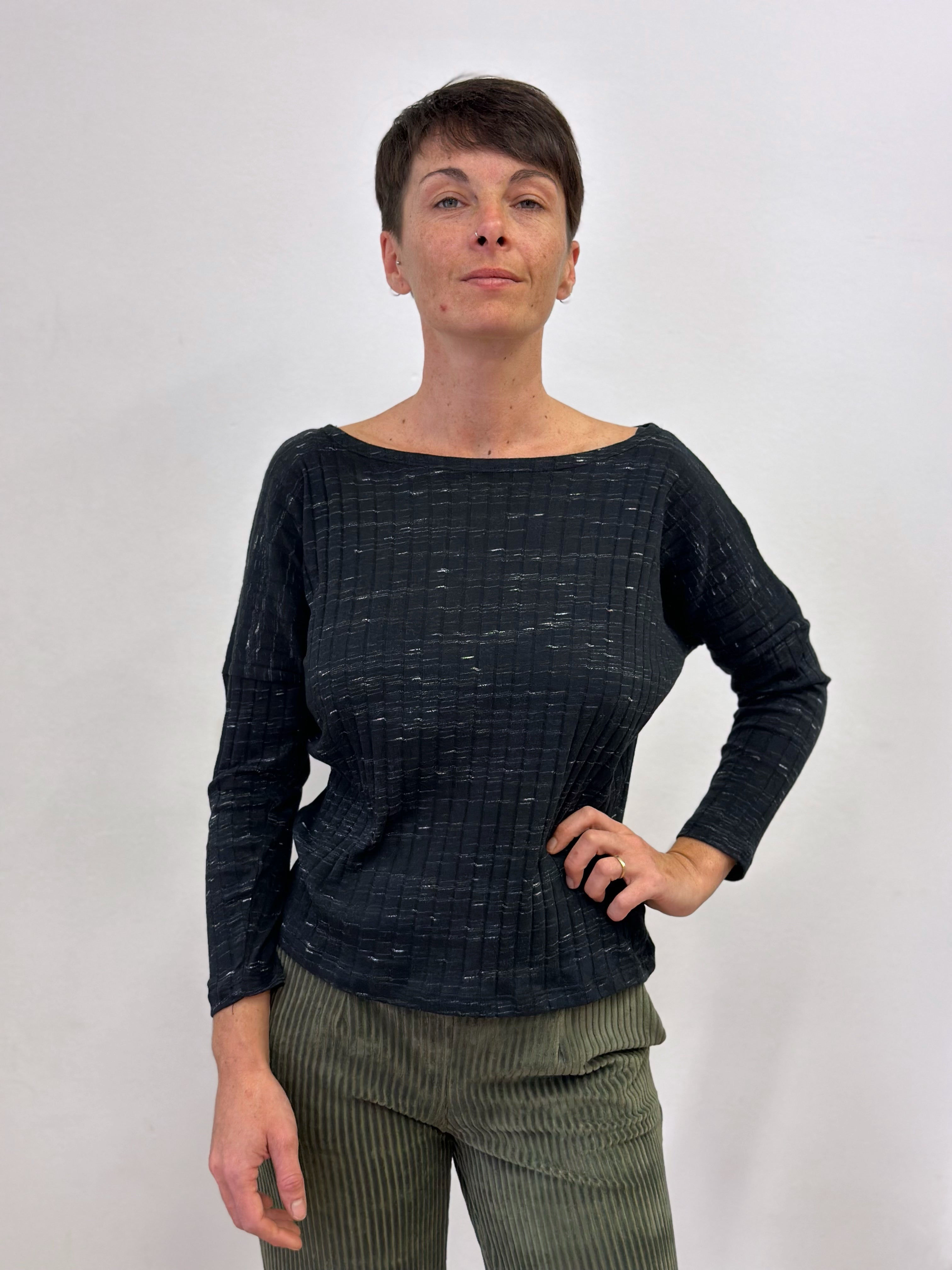 Samarreta bàsica negre xispejat – olandwear